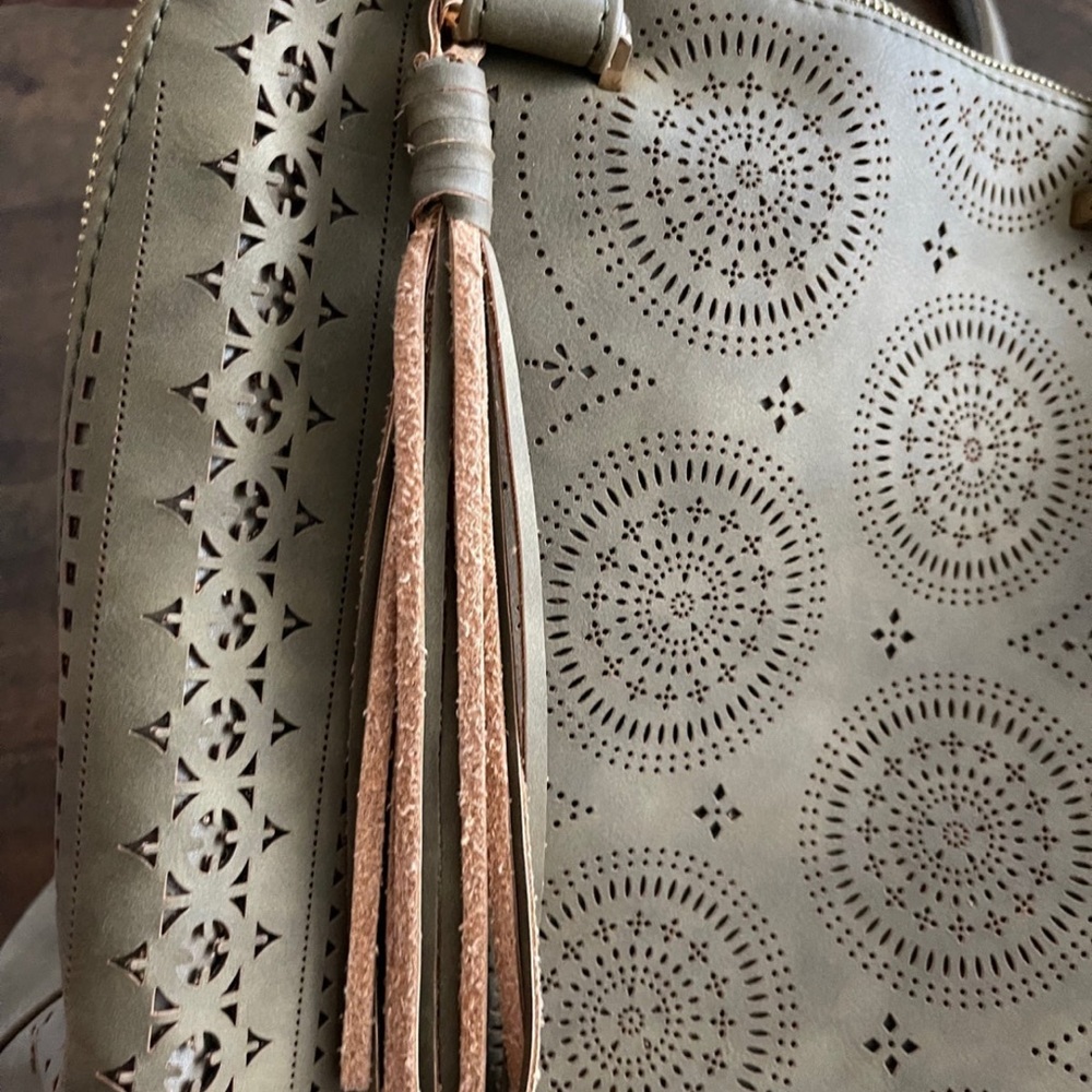 Francesca’s Collections Olive Green Shoulder Bag - Gem